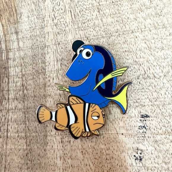 Disney | Jewelry | Finding Nemo Dory Marlin Disney Pin | Poshmark